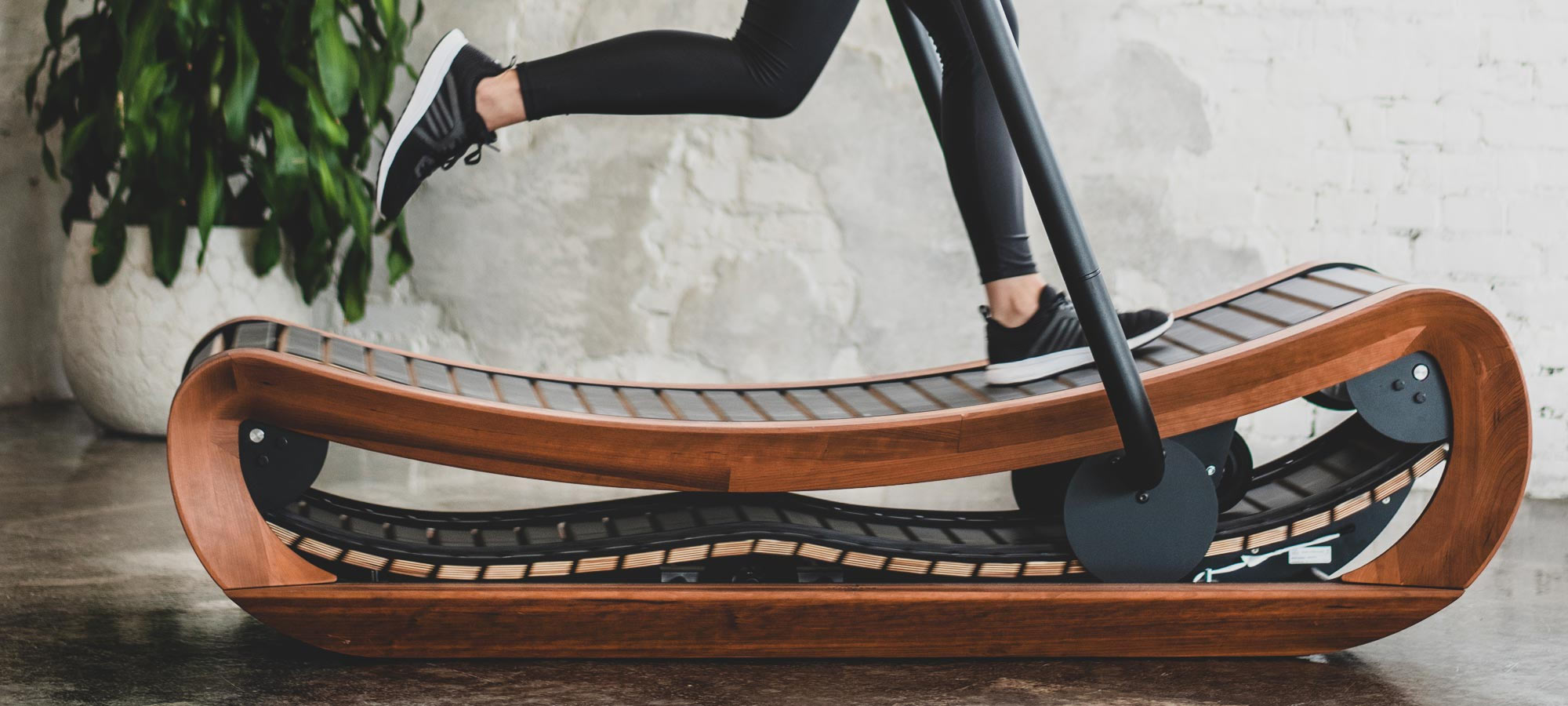 Sprintbok - Curved Manual Treadmill - Made by NOHrD